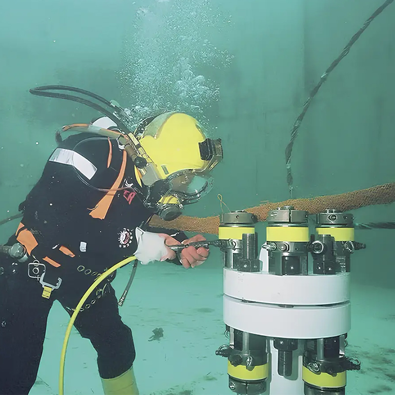 Torch-Tech 240 kN Subsea Bolt Tensioner